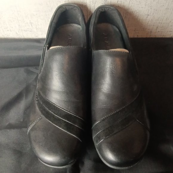 Aravon | Shoes | Aravon Provence Asymmerical Slip On Pump | Poshmark